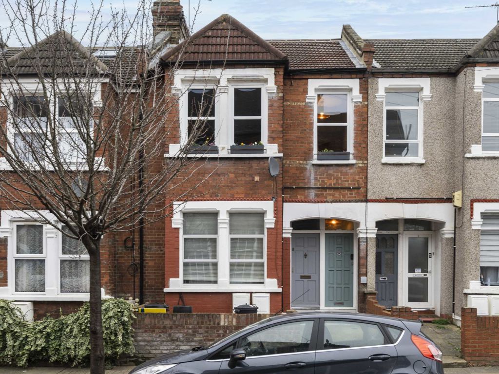 3 bed maisonette for sale in Sellincourt Road, London SW17, £575,000 ...