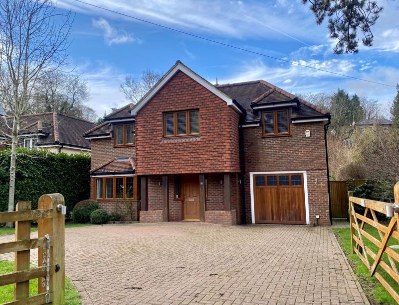 5 bed detached house for sale in Welcomes Road, Kenley CR8 - Zoopla