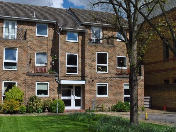 2 bed flat to rent in Arragon Road, Twickenham TW1 - Zoopla