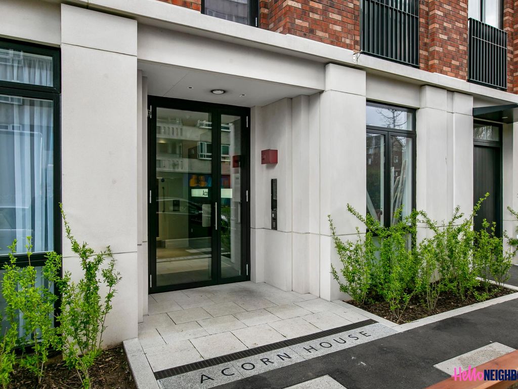 3 bed flat to rent in Pincott Road SW19, London, - Zoopla