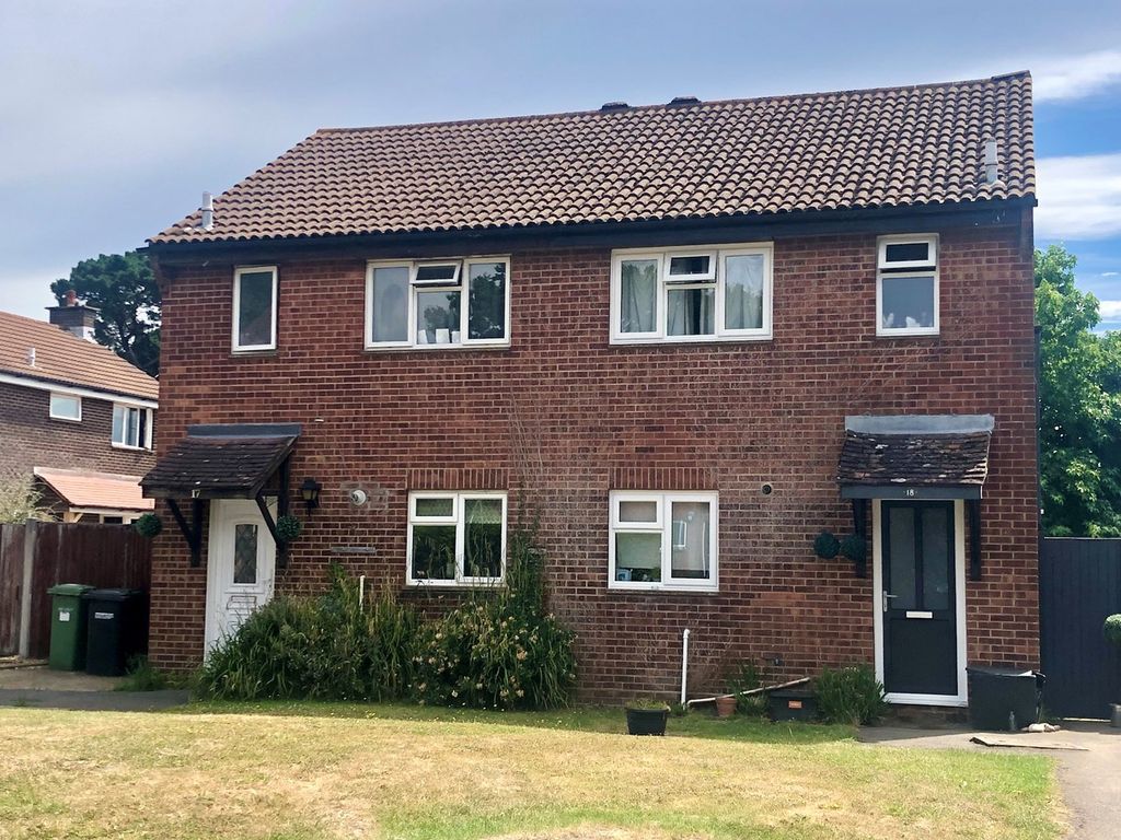 3 Bed Semi Detached House For Sale In St Georges Close Bursledon