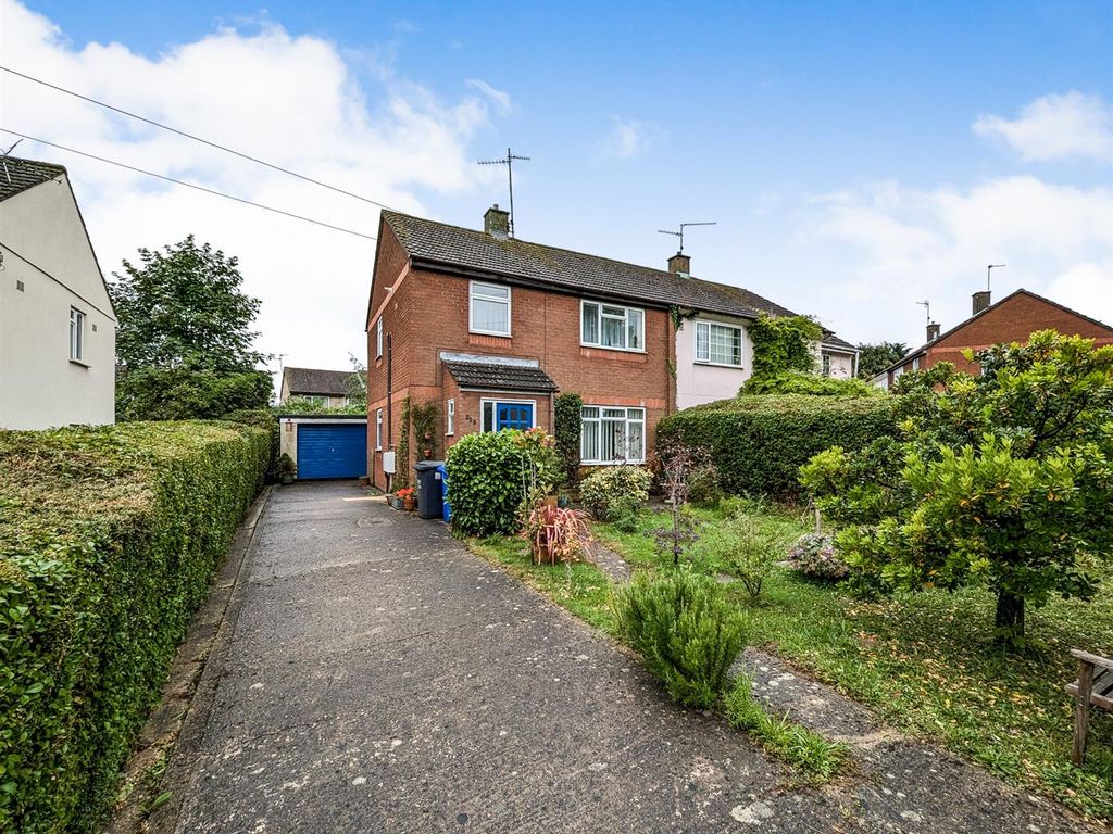 3 Bed Semi Detached House For Sale In Rockingham Road Corby Nn17 £