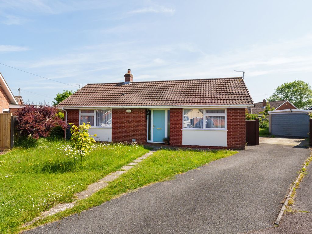 3 Bed Bungalow For Sale In Springbank Drive Cheltenham