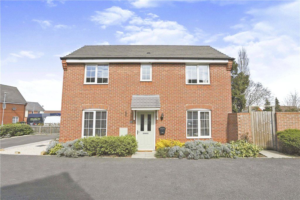 3 bed detached house for sale in Egremont Close, Evesham ...
