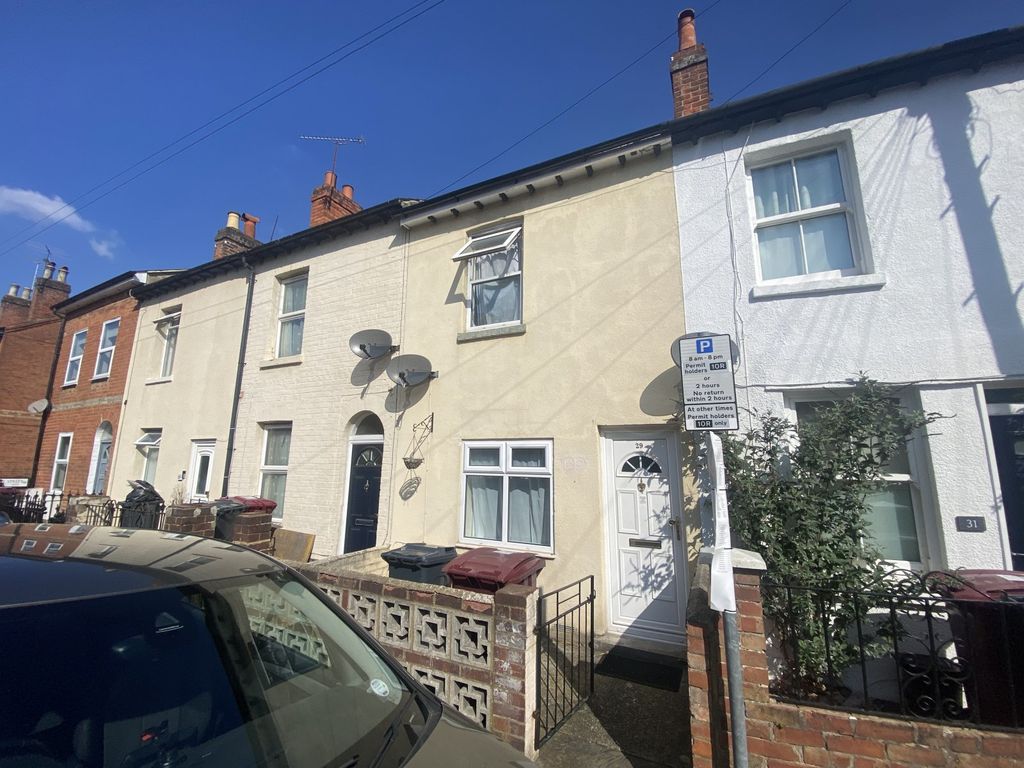 2 Bed Terraced House For Sale In Upper Crown Street Reading Berkshire