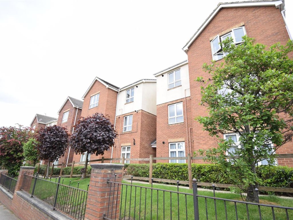 2 bed flat to rent in Farrier Way, Robin Hood WF3 - Zoopla