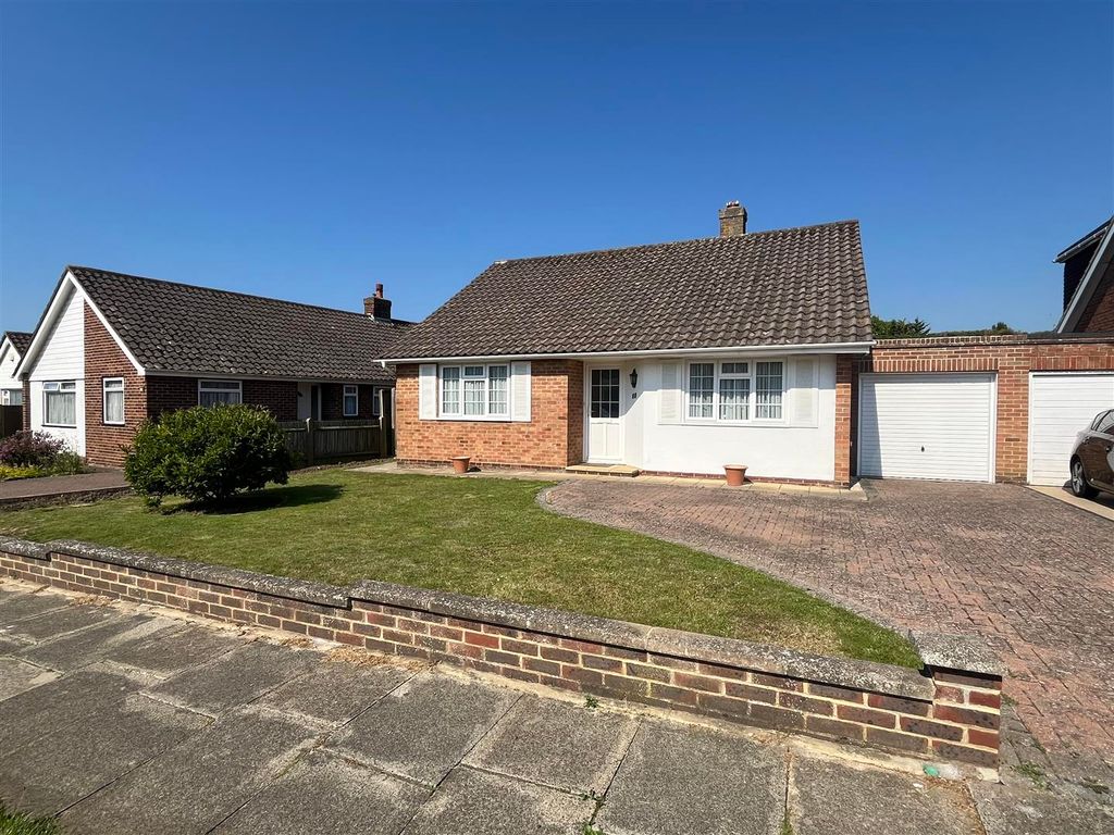 2 bed bungalow to rent in Hangleton Valley Drive, Hove BN3, £1,600 pcm ...