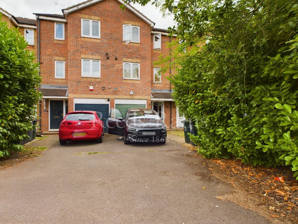 3 Bed Terraced House For Sale In Groveherst Road Dartford Kent Da1