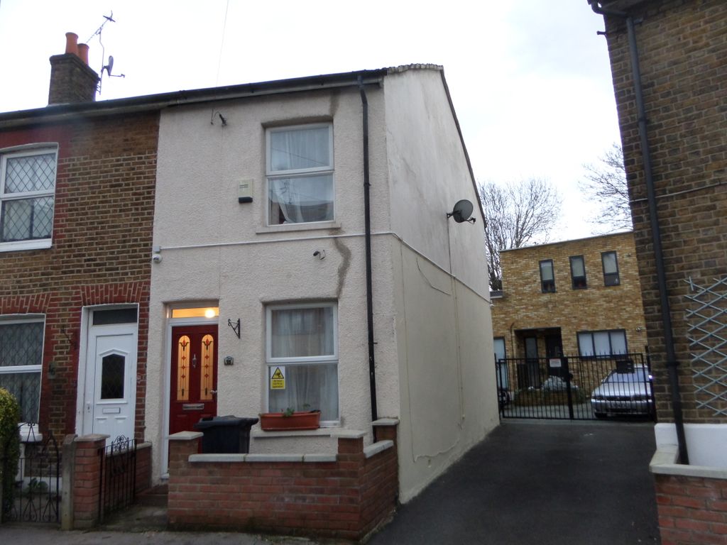 2 Bed Semi Detached House To Rent In St Andrews Road Croydon Cr0 £