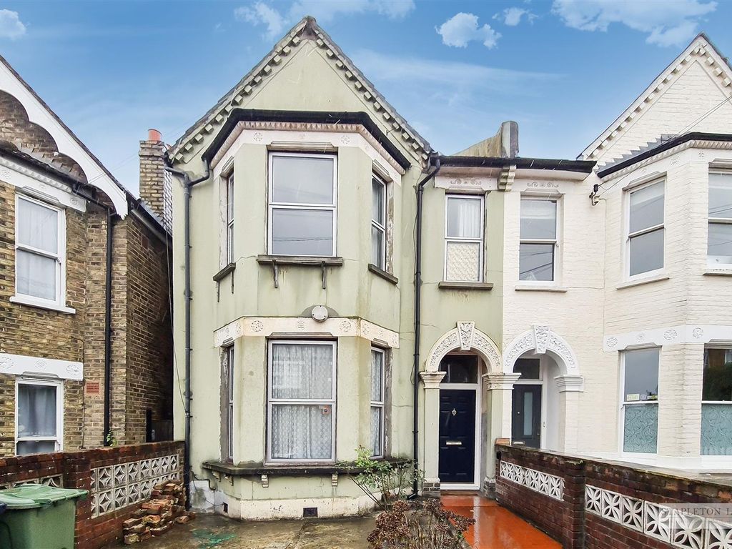 5 bed semi-detached house for sale in Wolfington Road, London SE27 - Zoopla