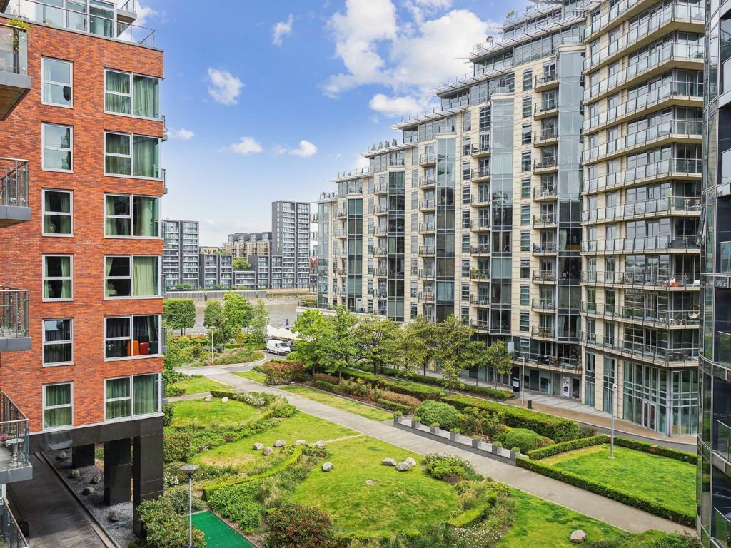 2 bed flat for sale in Juniper Drive, London SW18 - Zoopla