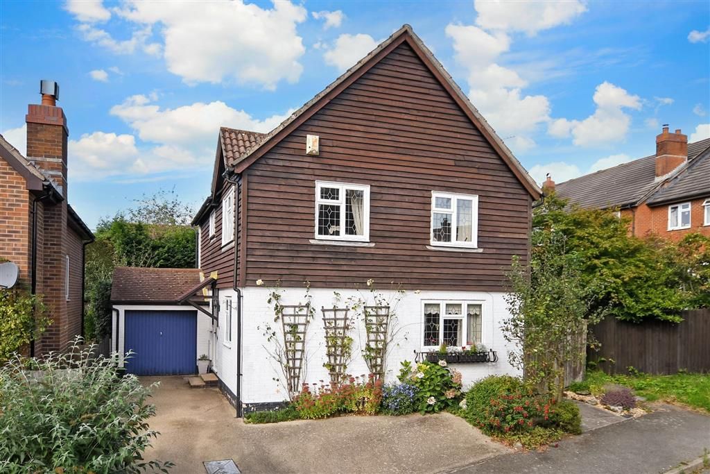4 Bed Detached House For Sale In Pipers Field Ridgewood Uckfield