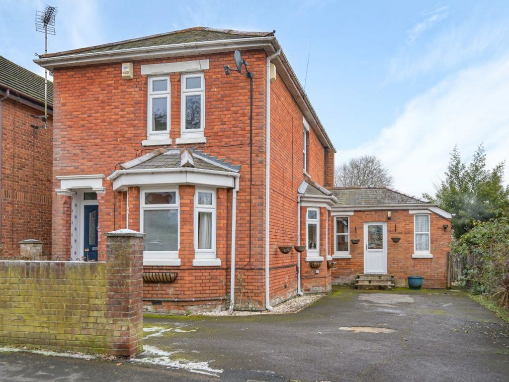 3 bed detached house for sale in Woodmill Lane, Southampton SO18 - Zoopla