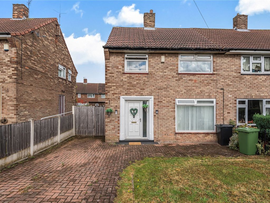 3 bed detached house for sale in Hansby Avenue, Leeds, West Yorkshire ...