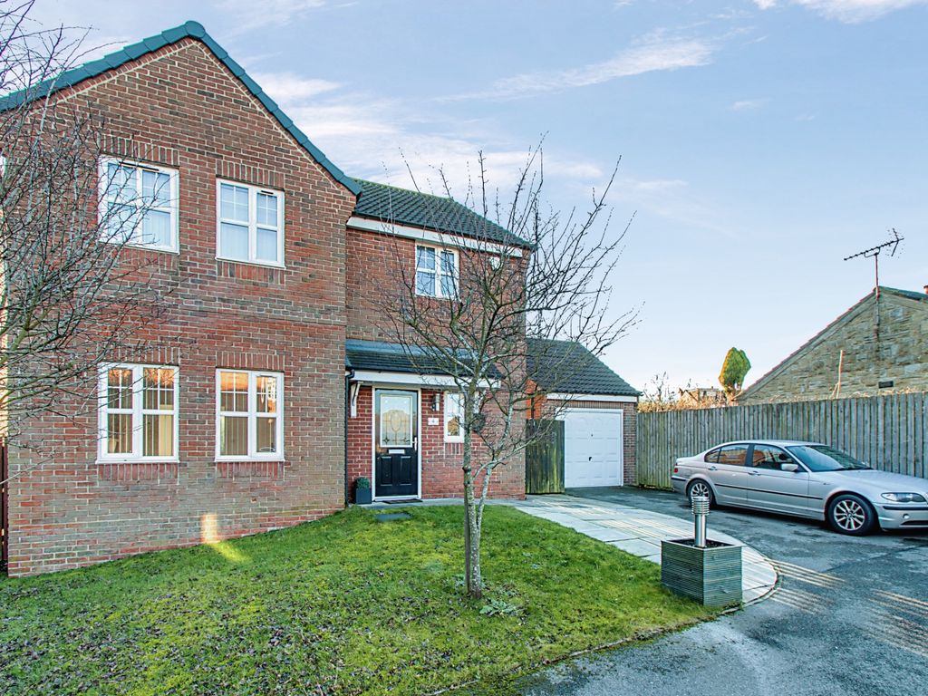 4 bed detached house to rent in The Chase, Tingley, Wakefield, West ...