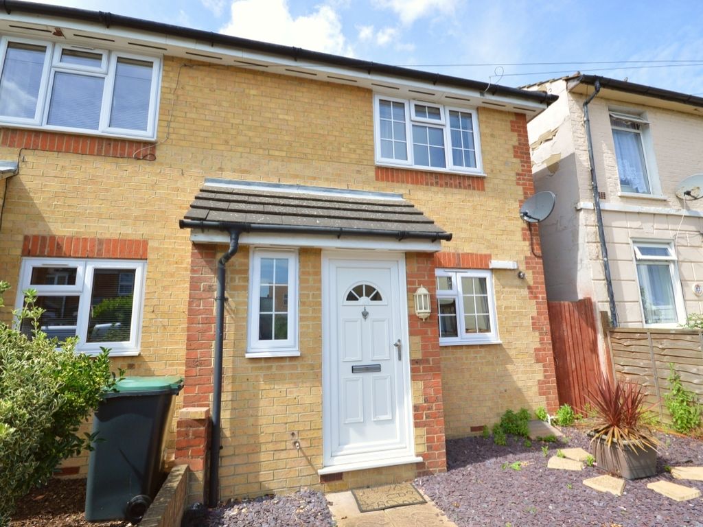 2 bed terraced house to rent in Dover Road, Northfleet, Gravesend, Kent DA11 - Zoopla