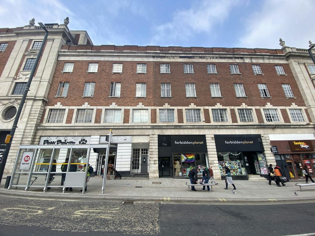 Office to let in 6-8 The Headrow, Leeds LS1, £11,370 pa - Zoopla