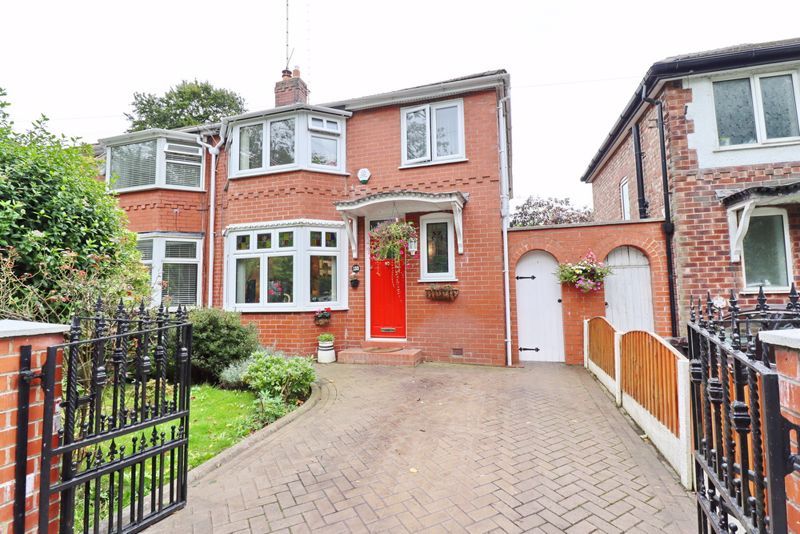 3 Bed Semi Detached House For Sale In Swinton Park Road Salford M6 £