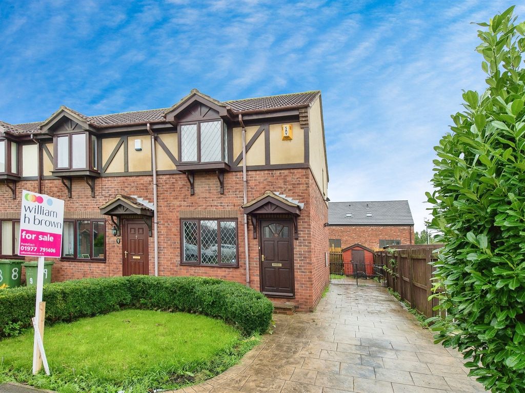 3 Bed End Terrace House For Sale In Clayton Court Featherstone