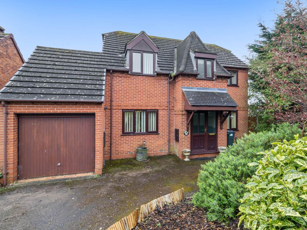 4 bed detached house for sale in Kiln Lane, Malvern WR13, £425,000 - Zoopla