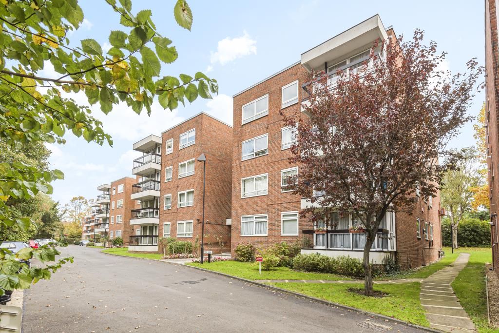 3 bed flat to rent in Hendon Lane, Finchley Central N3 - Zoopla