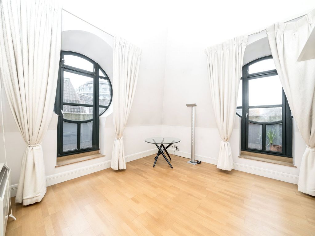 1 bed flat for sale in West Block, Forum Magnum Square, London SE1, £ ...