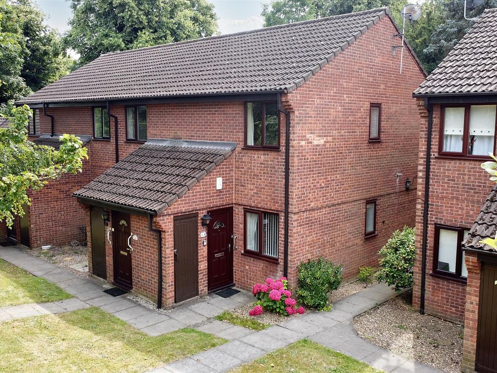 2 bed maisonette for sale in Brookdale Court, Nottingham NG5, £125,000 ...