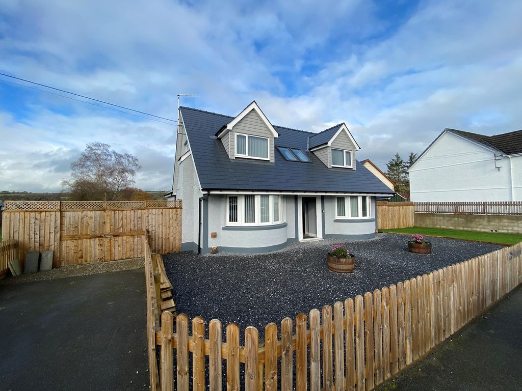 4 bed detached house for sale in Heol Y Dderwen, Llandysul SA44 - Zoopla