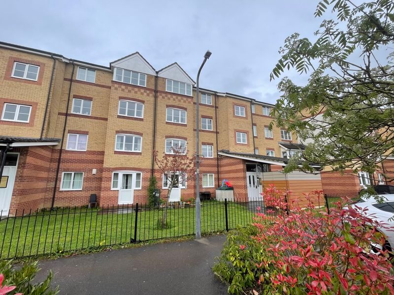 1 bed flat for sale in Peatey Court, Princes Gate, High Wycombe HP13, £ ...