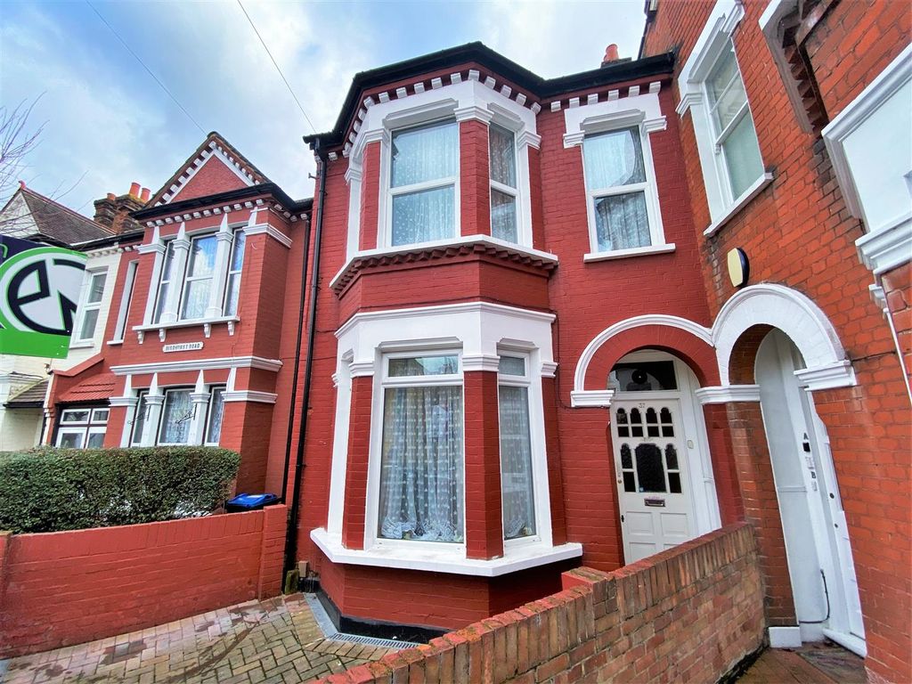 3 Bed Semi Detached House For Sale In Birdhurst Road Colliers Wood