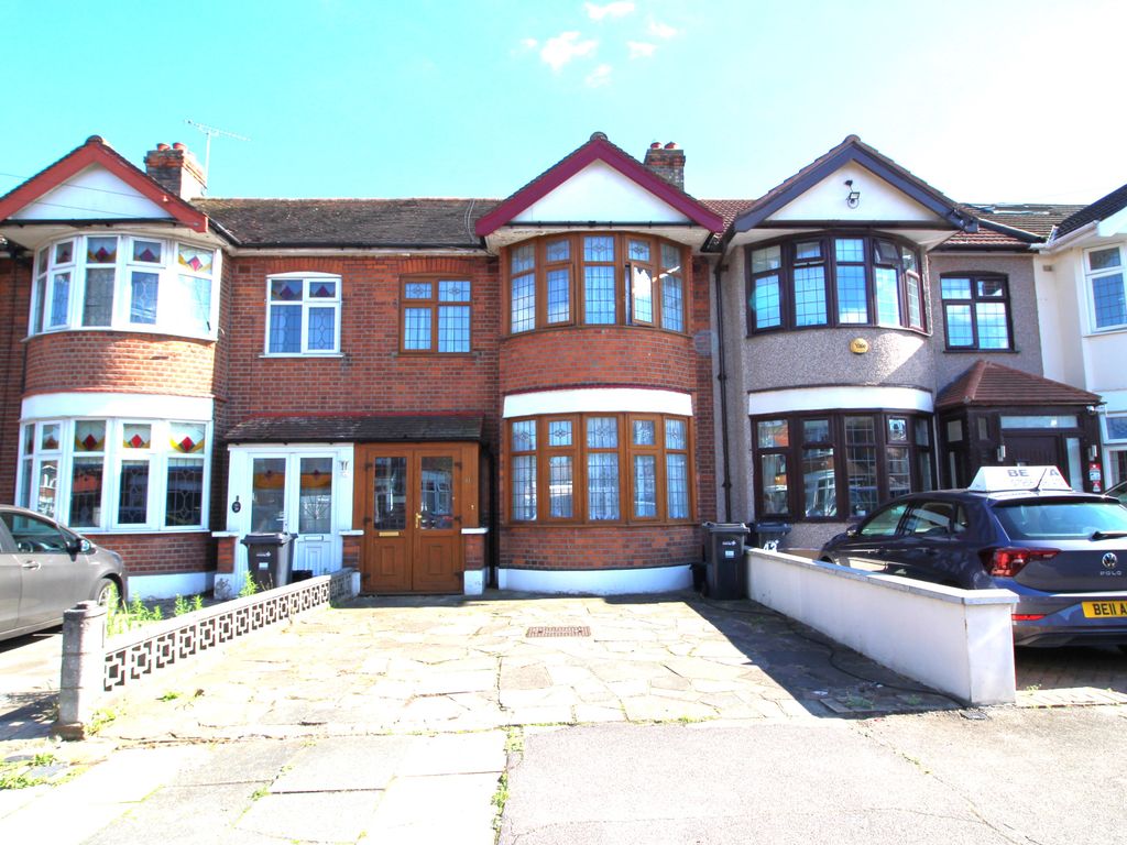 3 Bed Terraced House For Sale In Havering Gardens Chadwell Heath