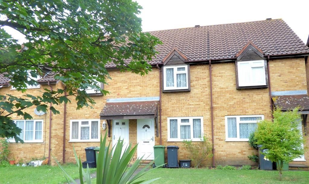 2 bed terraced house to rent in Herald Walk, Dartford, Kent DA1, £1,500 pcm - Zoopla