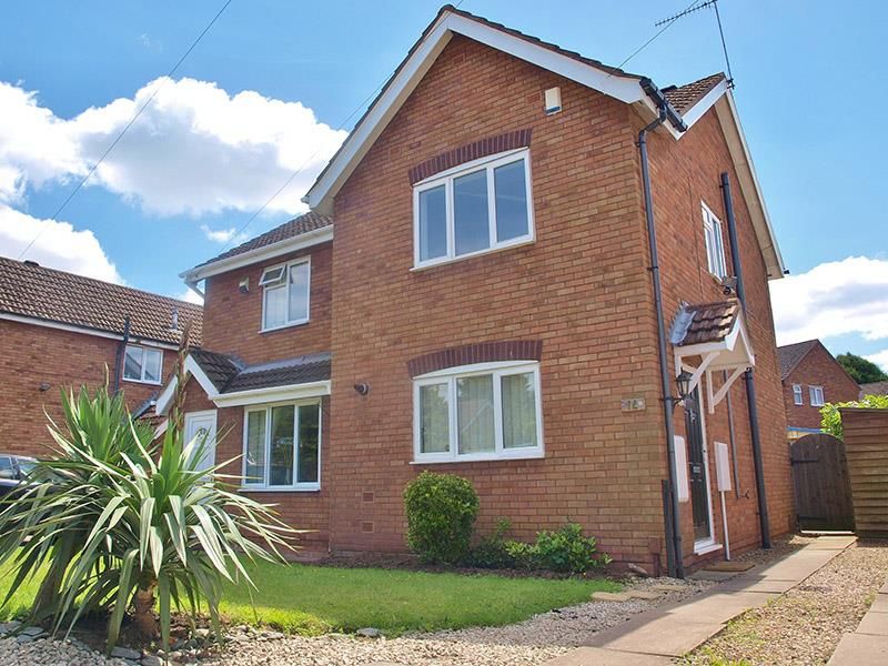 2 Bed Semi Detached House To Rent In Meadow Park Road Stourbridge Dy8