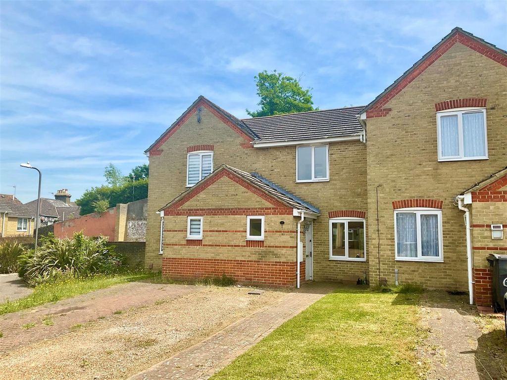 2 Bed Terraced House For Sale In St Bartholomews Close Dover Ct17