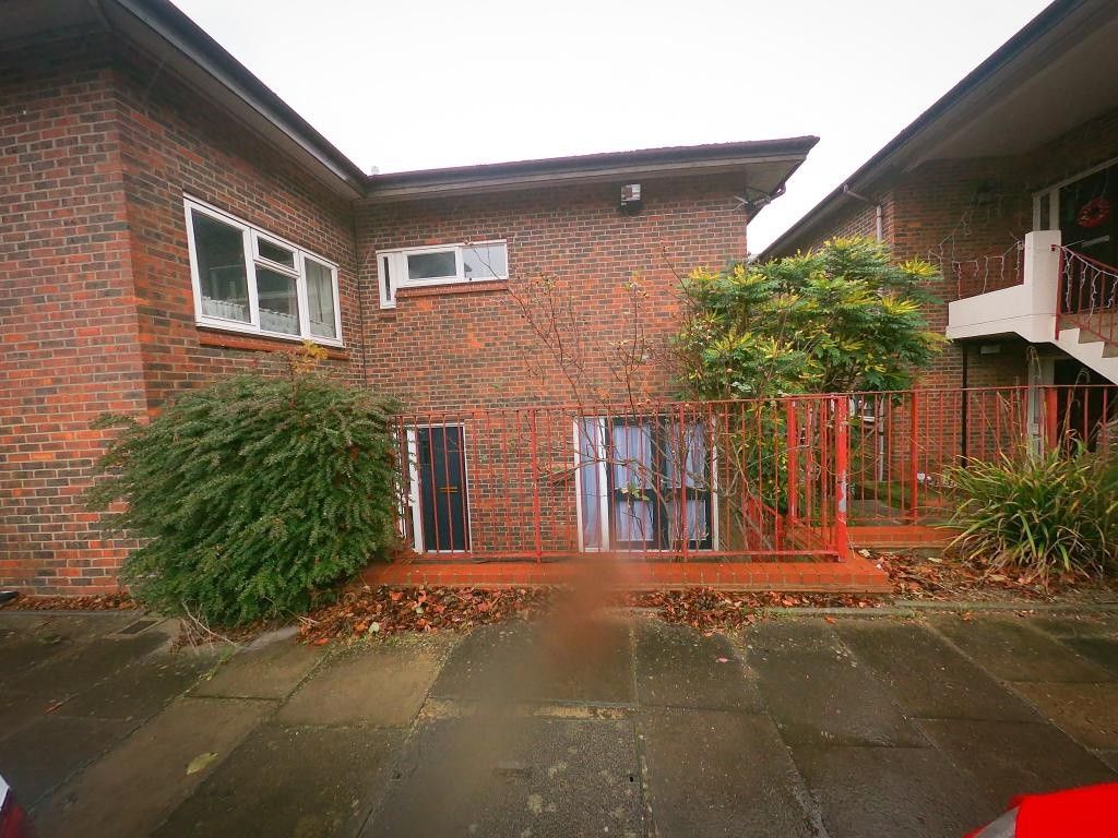 4 bed flat for sale in Sutherland Place, Luton LU1, £235,000 - Zoopla