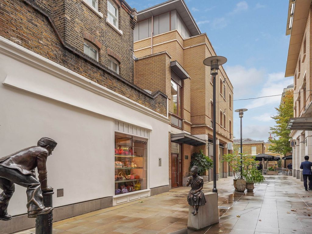 1 bed flat to rent in Duke Of York Square, Chelsea SW3, £2,817 pcm - Zoopla