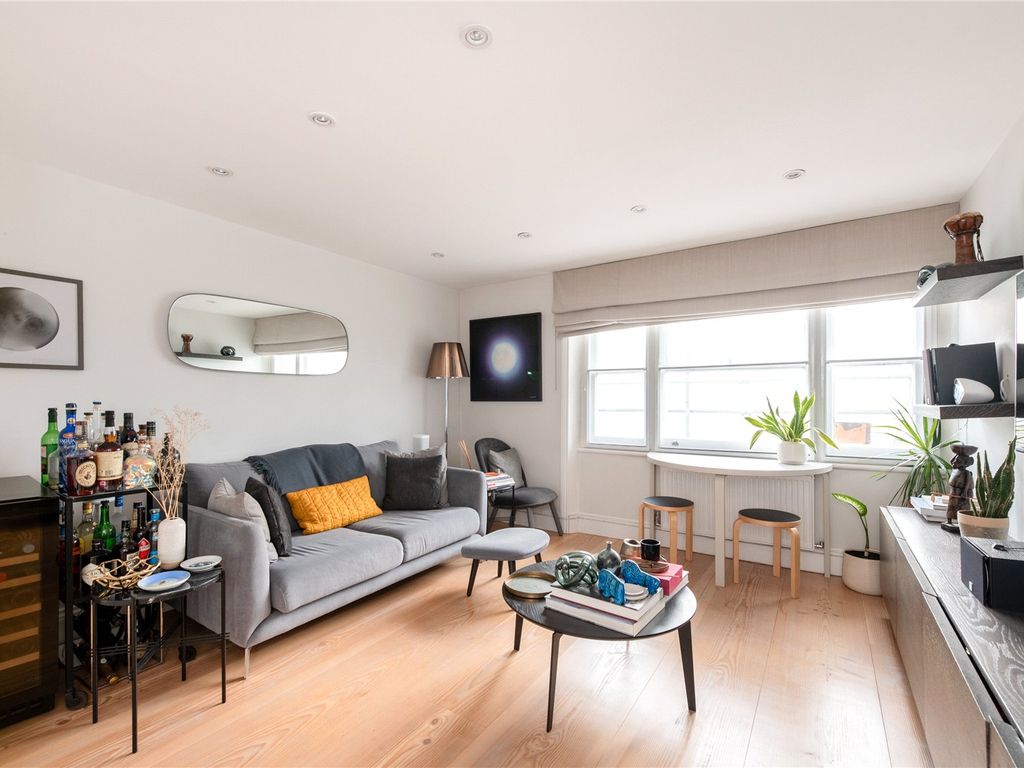 2 bed flat to rent in Belsize Square, London NW3, £2,500 pcm - Zoopla