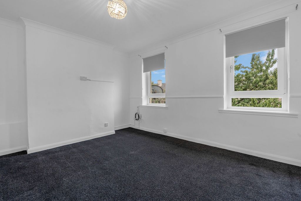 2 bed flat to rent in Craigentinny Road, Craigentinny, Edinburgh EH7, £ ...