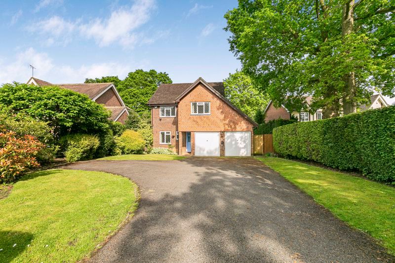 4 bed detached house for sale in The Glade, Fetcham, Leatherhead KT22 ...
