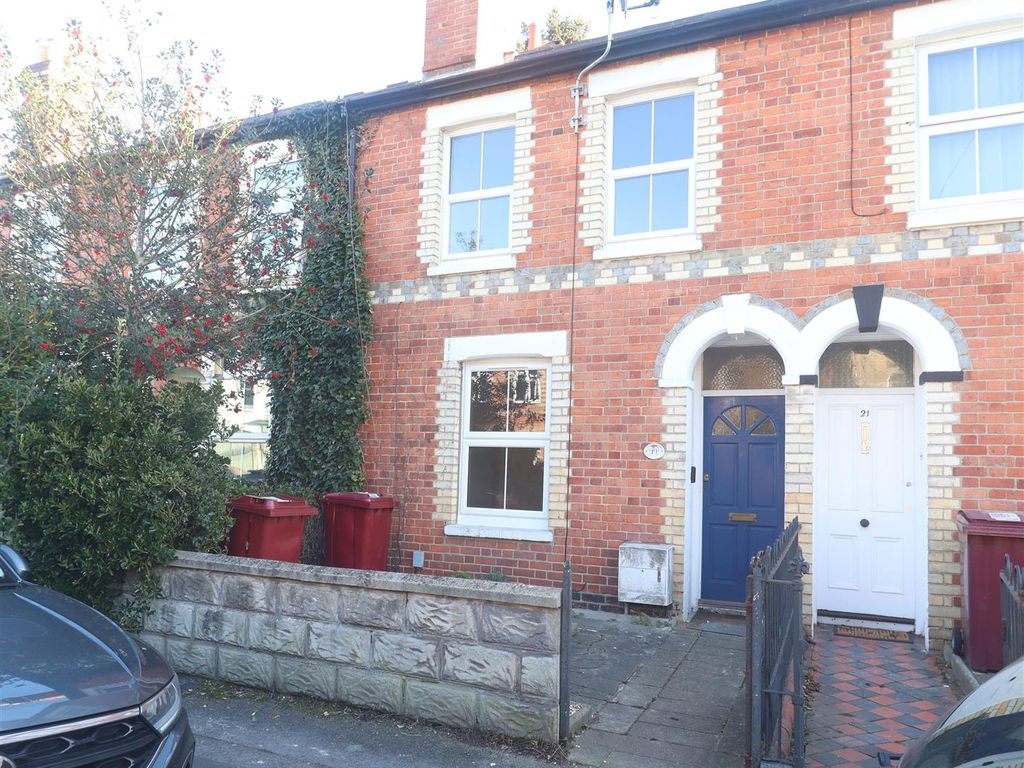 3 bed terraced house to rent in Hatherley Road, Reading, Berkshire RG1, £1,500 pcm - Zoopla