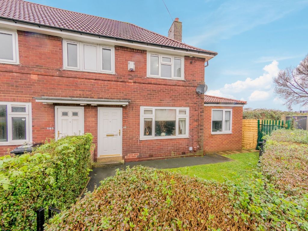 4 Bed End Terrace House For Sale In Cardinal Square Beeston Leeds
