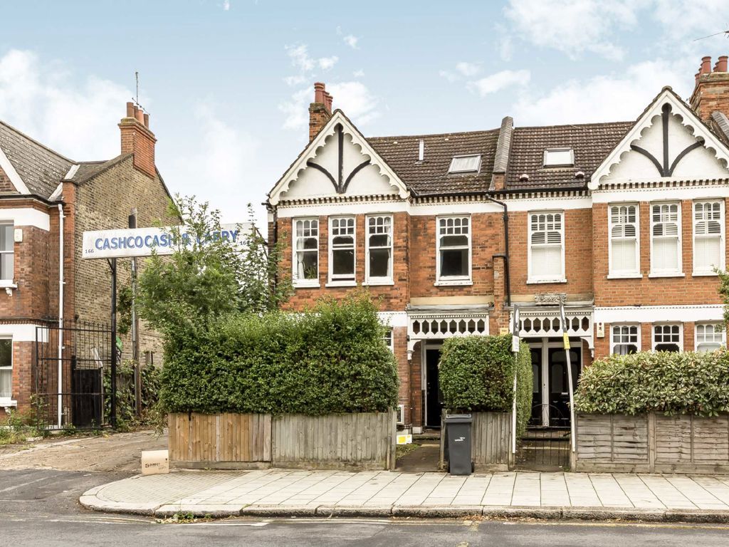 3 bed maisonette to rent in Weir Road, London SW12, £2,750 pcm - Zoopla