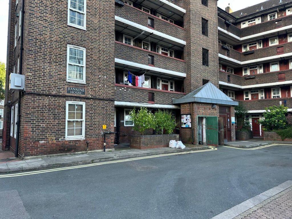 3 bed flat to rent in Bath Terrace, London SE1, £3,163 pcm - Zoopla