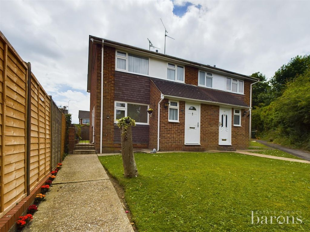 3 bed semi-detached house for sale in Budds Close, Basingstoke RG21, £ ...