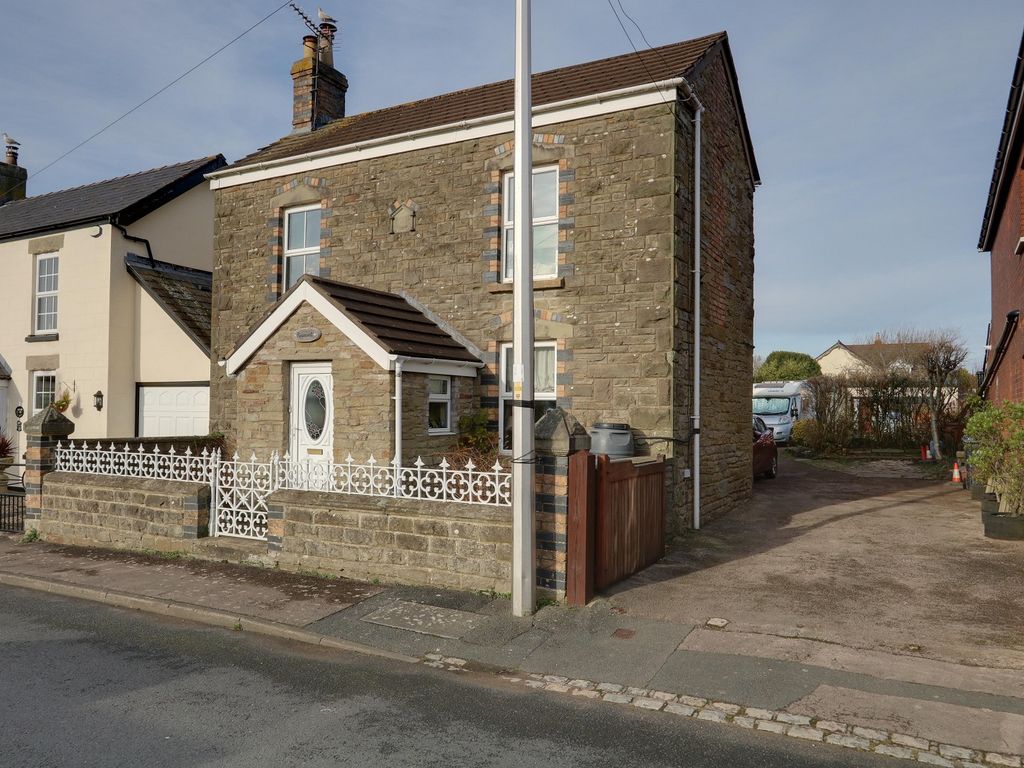 3 Bed Detached House For Sale In Campbell Road Broadwell Coleford