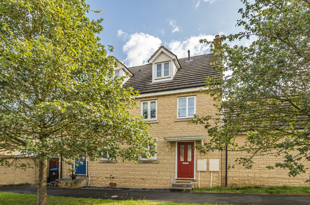3 Bed Semi Detached House For Sale In Fallowfield Crescent Witney