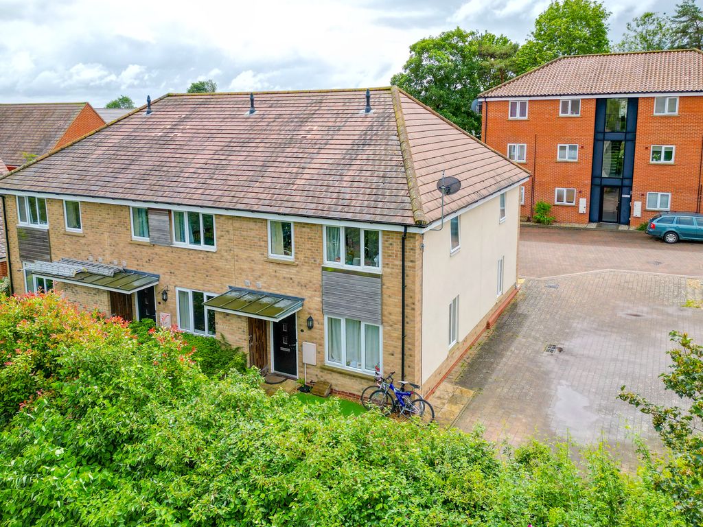 2 bed detached house to rent in Adams Drive, St. Ives PE27 - Zoopla