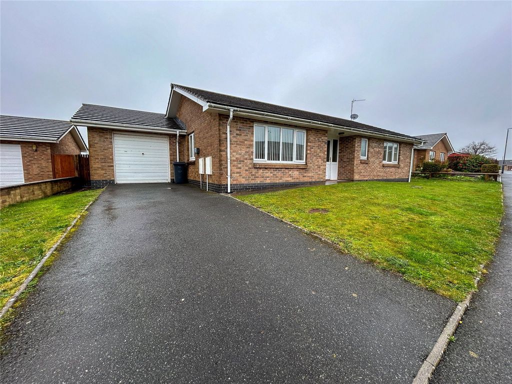 3 bed bungalow for sale in Skomer Drive, Milford Haven, Pembrokeshire ...