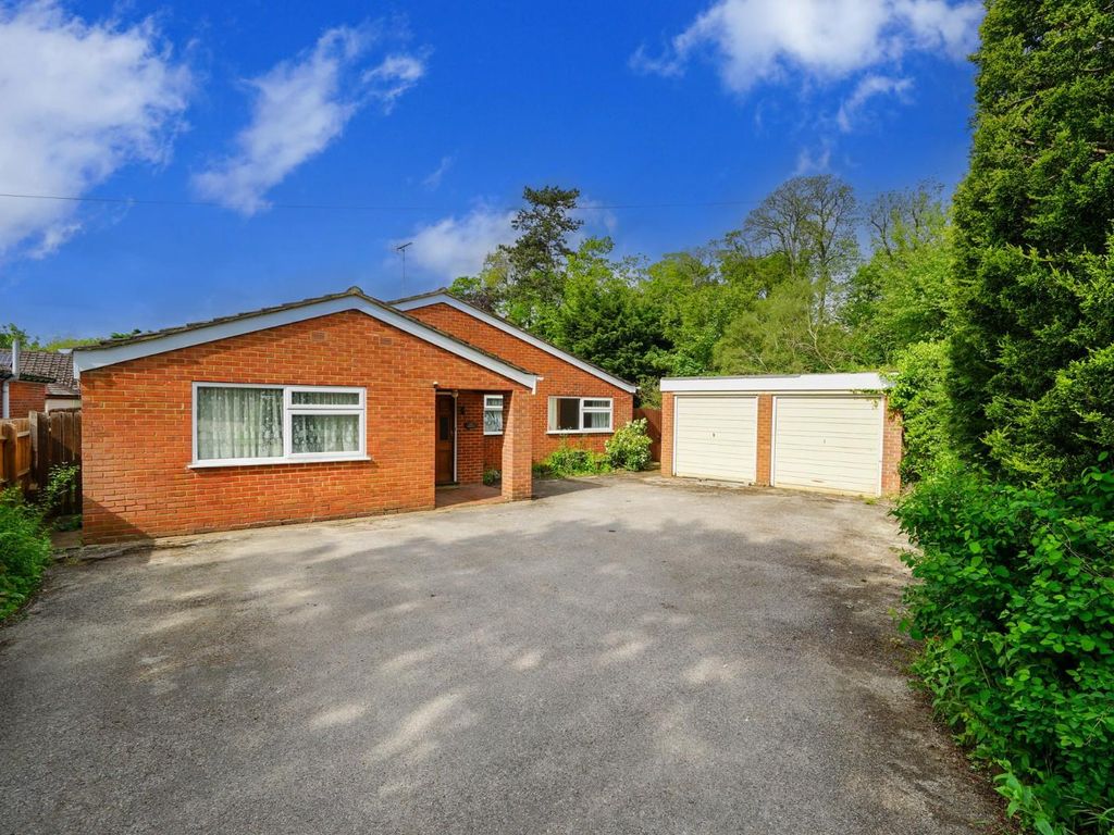 4 Bed Detached Bungalow For Sale In Greenhill Leighton Buzzard Lu7