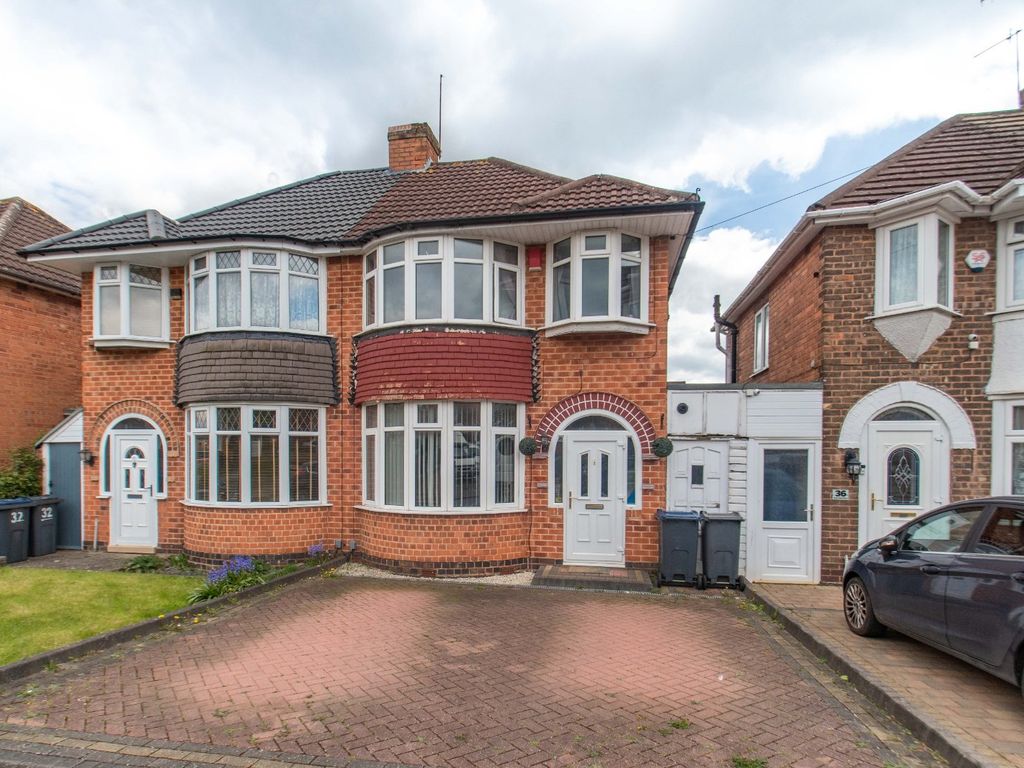 3 Bed Semi Detached House For Sale In Ryde Park Road Rednal